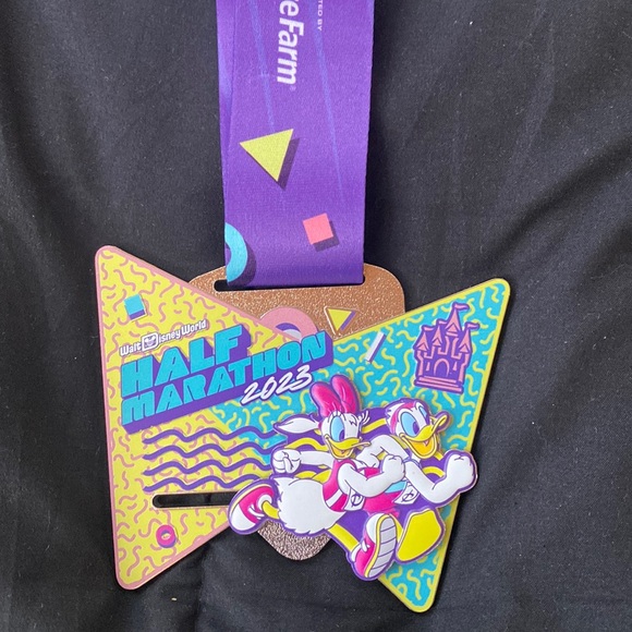 runDisney | Wall Decor | Rundisney 223 Halfmarathon Medal Marathon ...